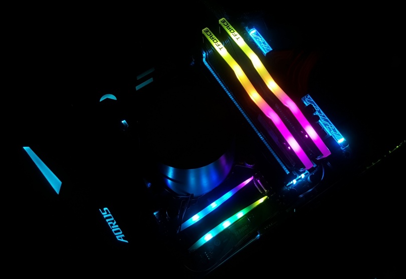 مراجعة ذواكر TeamGroup T-Force DELTA RGB 16GB (2x8) 3000MHz - DARKTECH