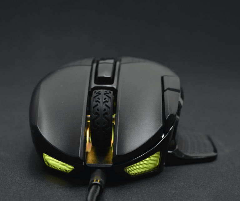 مراجعة ماوس الألعاب الأحترافى Corsair Nightsword RGB - DARKTECH